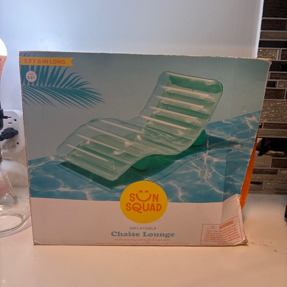 Sun Squad | Other | New Sun Squad Inflatable Chaise Lounge Arched ...